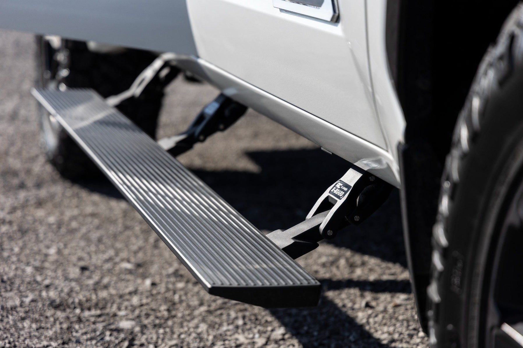 RC Power Running Boards 2022–2026 Toyota Tundra | Retractable E-Boards ...